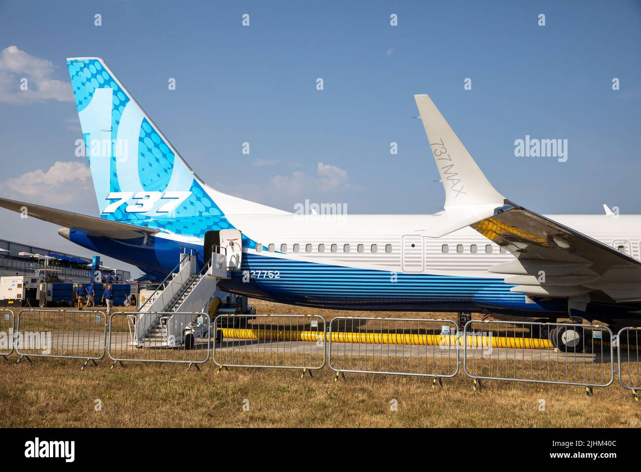 Boeing 737 on display at Farnborough International Airshow Stock Photo ...