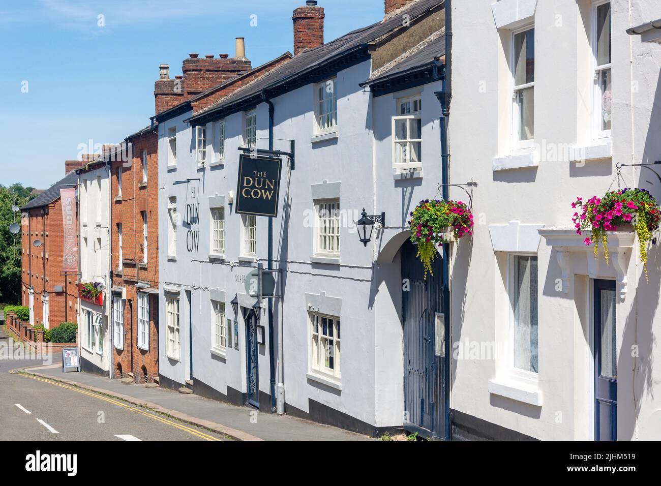 The dun cow pub brook street daventry northamptonshire pubs terr hi-res ...