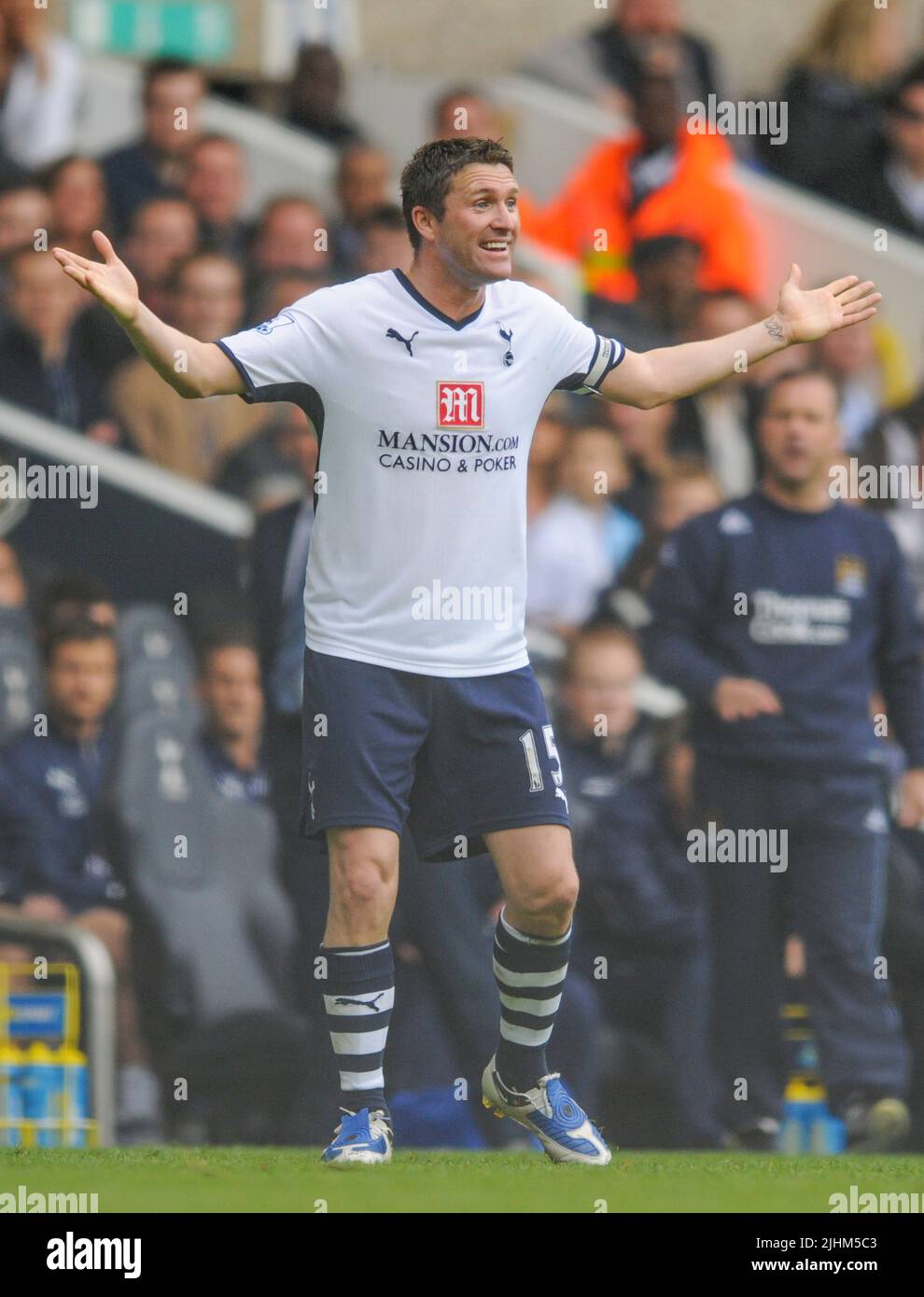 Football robbie keane hi-res stock photography and images - Alamy