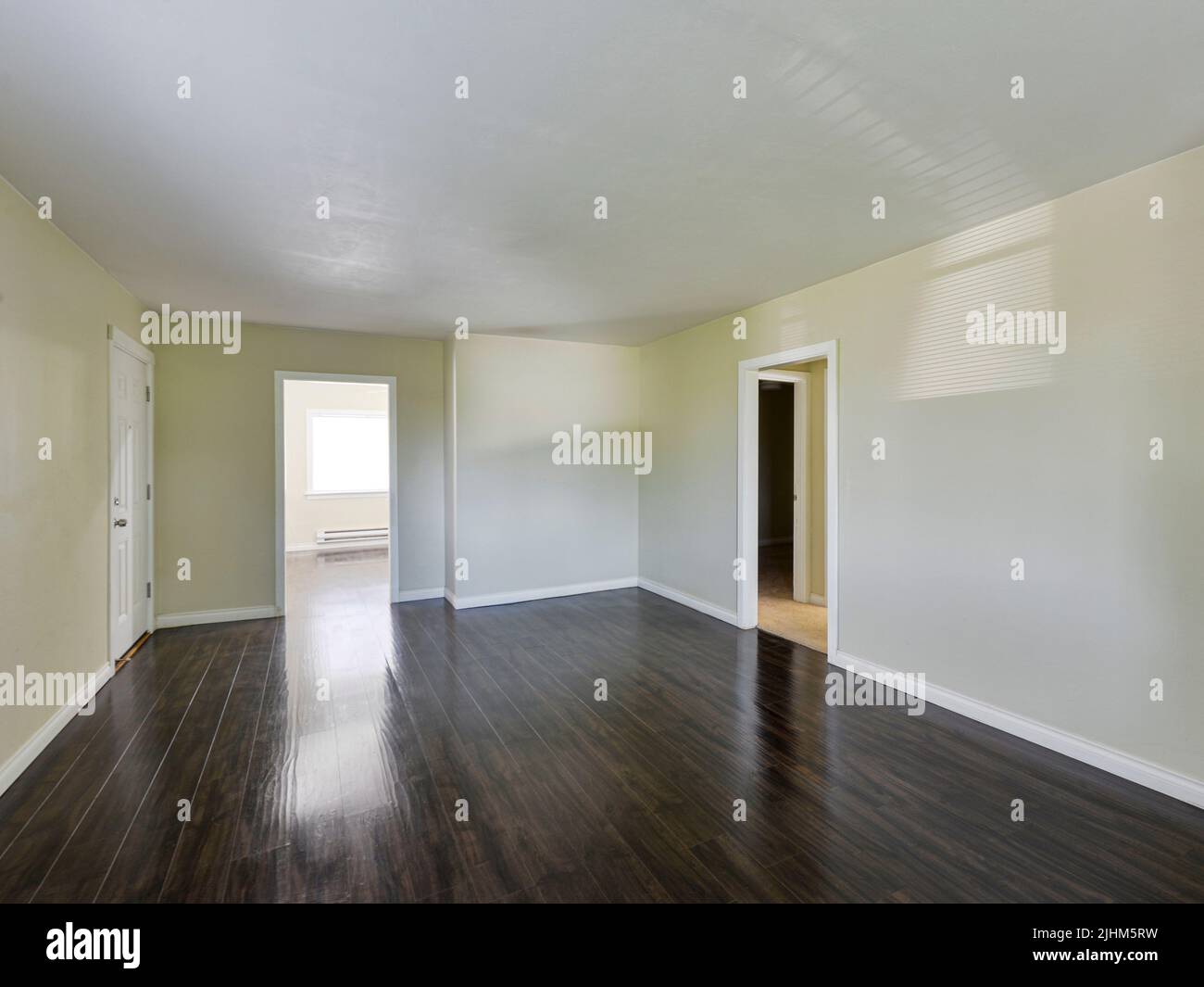 Modern residential empty living room interior Stock Photo - Alamy