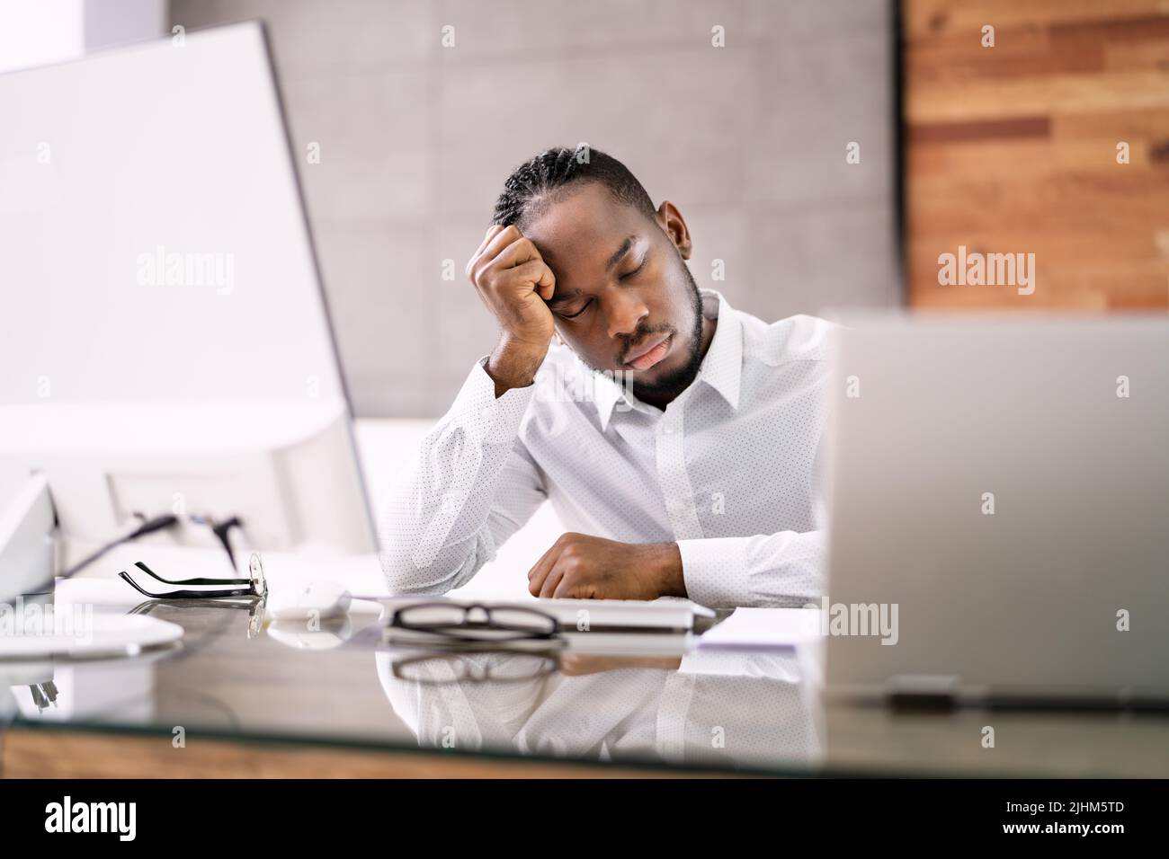 Bored Boss Man Sleeping. Restful Tired Employee Stock Photo - Alamy