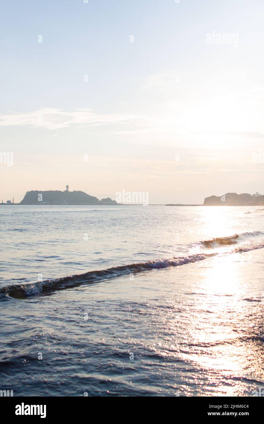 Kamakura beach hi-res stock photography and images - Alamy