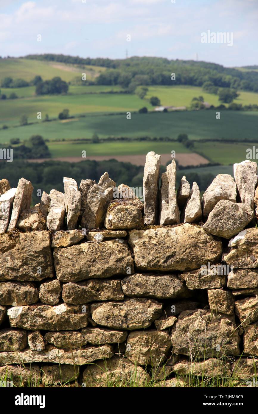 Cotswolds drystone wall Stock Photo - Alamy