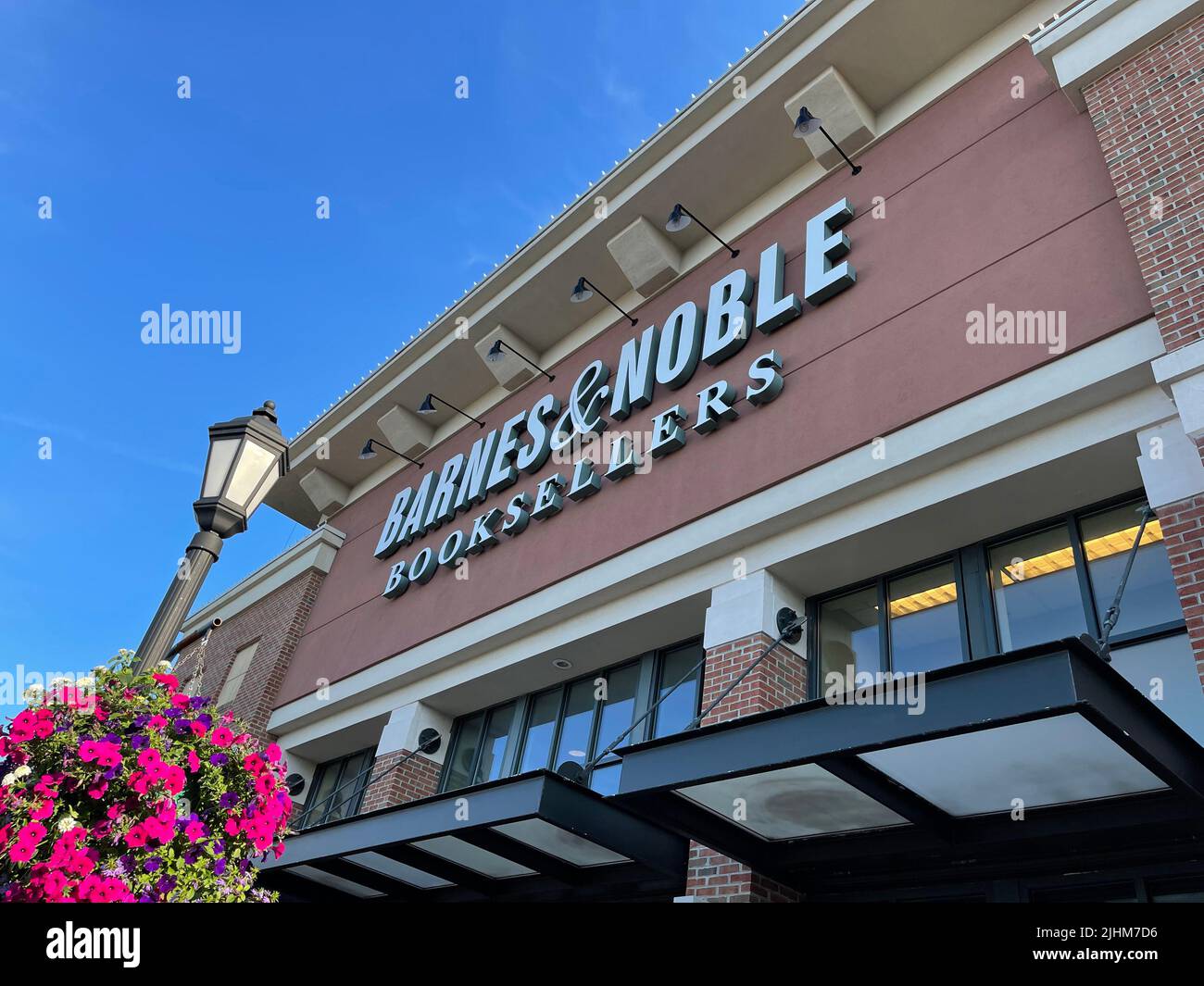 Barnes & Noble in Hingam Massachusetts Stock Photo - Alamy