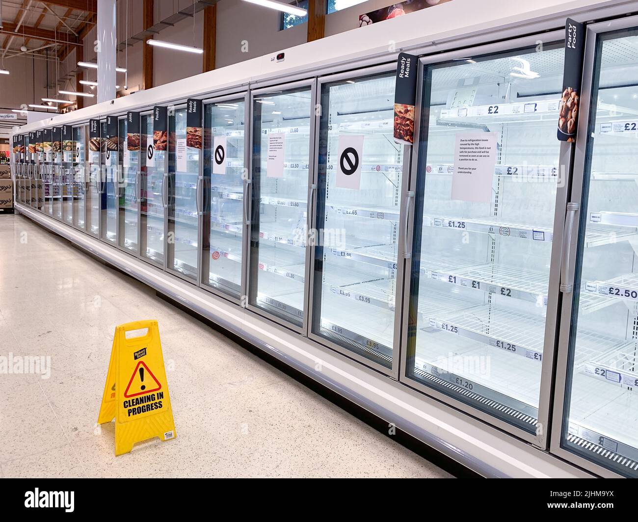 Chilled items hi-res stock photography and images - Alamy