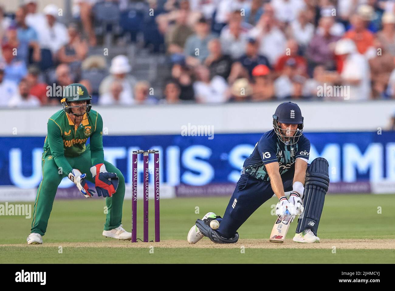 Joe Root of England with a reverse sweep Stock Photo - Alamy