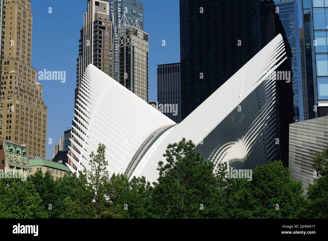 Exterior, Oculus building, World Trade Center metro station, Manhattan ...