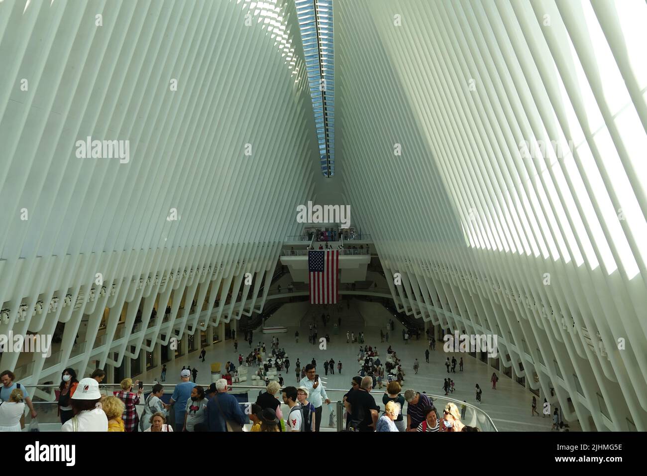 interior, Oculus building, World Trade Center metro station, Manhattan ...