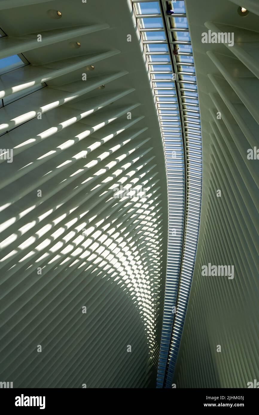interior, Oculus building, World Trade Center metro station, Manhattan ...