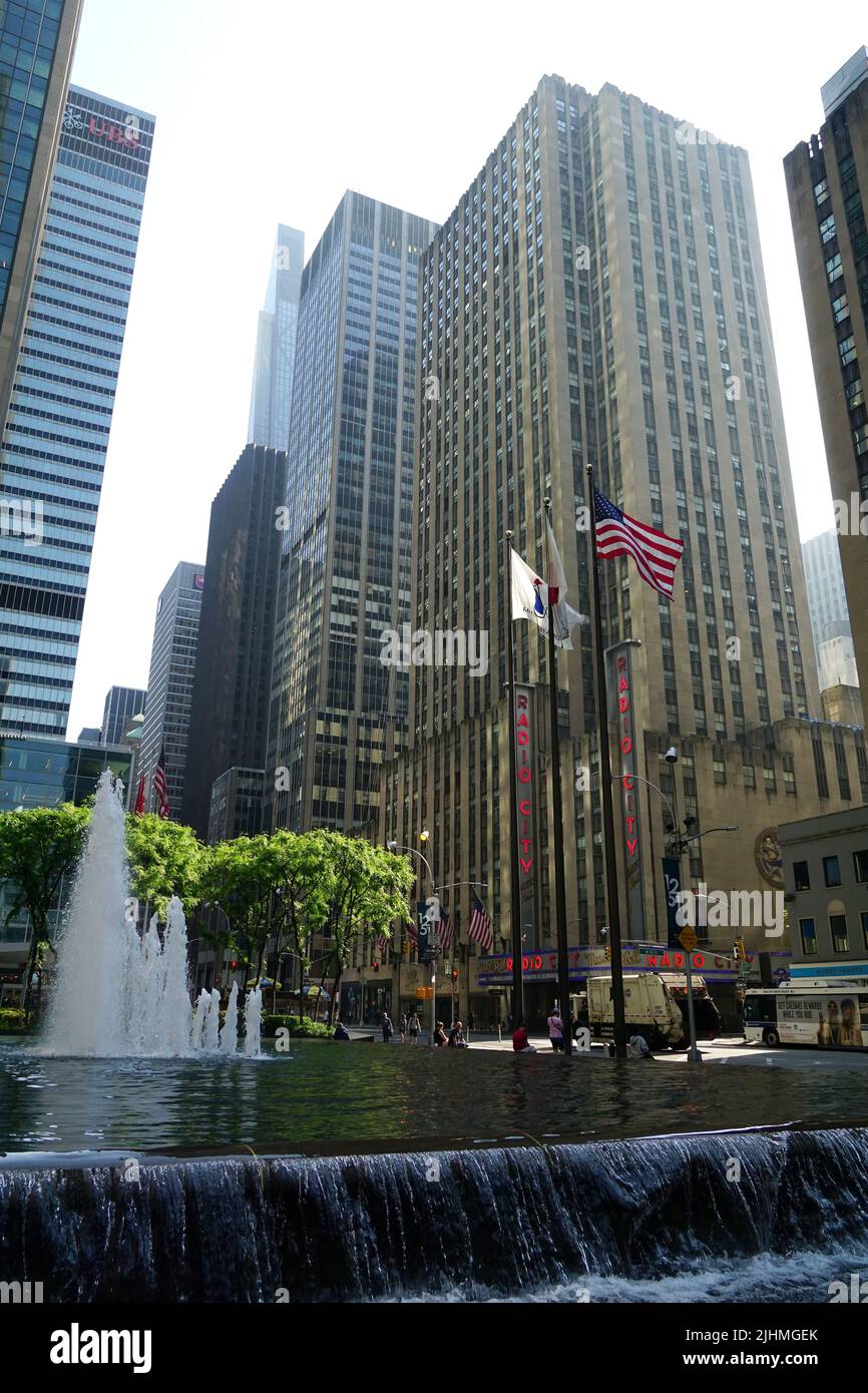 Lat 40 75880200 hi-res stock photography and images - Alamy