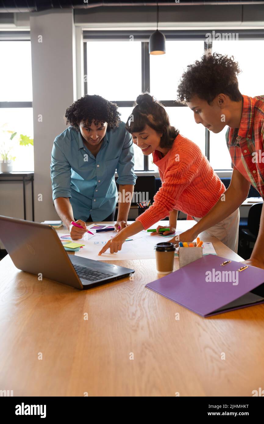 Strategy technology table hi-res stock photography and images - Alamy