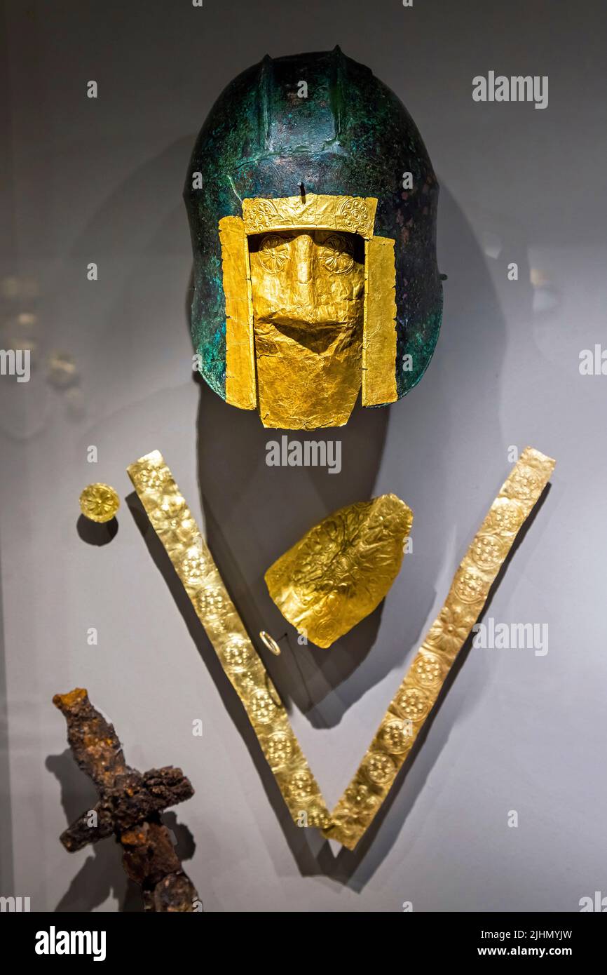 The golden burial masks and armors of ancient Macedonian warriors, are ...