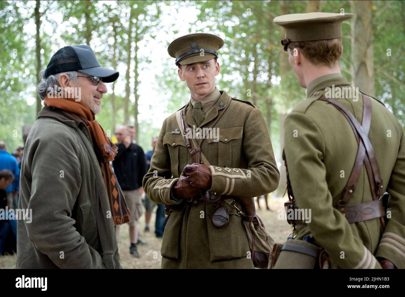 STEVEN SPIELBERG, TOM HIDDLESTON, BENEDICT CUMBERBATCH, WAR HORSE, 2011 ...