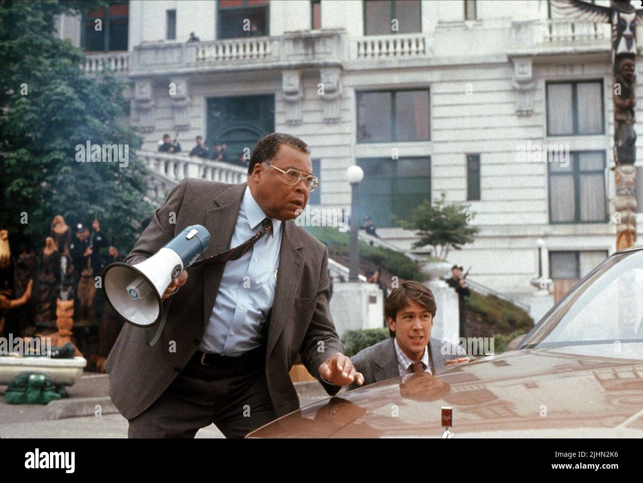JAMES EARL JONES, ALAN RUCK, THREE FUGITIVES, 1989 Stock Photo - Alamy