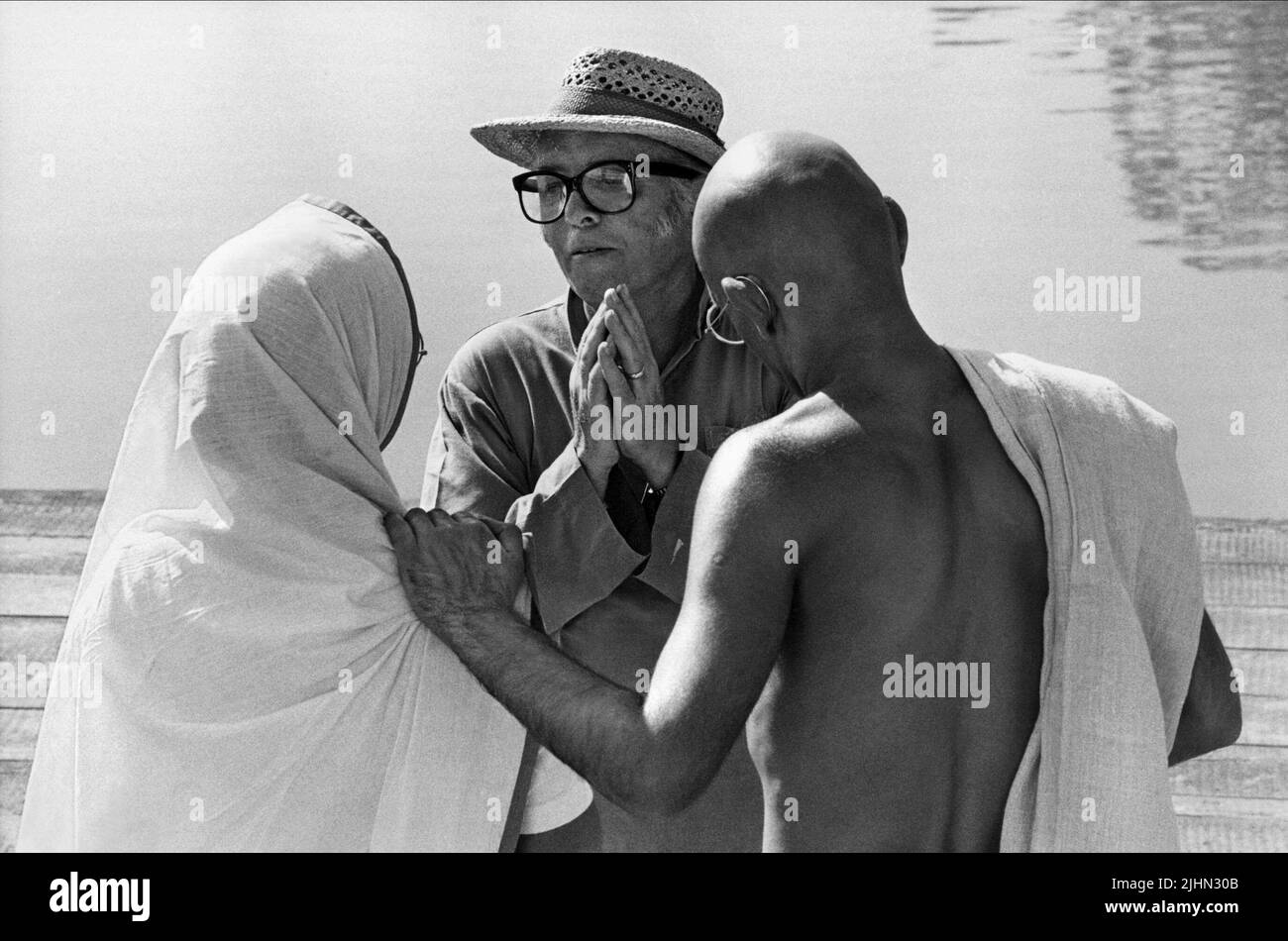 RICHARD ATTENBOROUGH, BEN KINGSLEY, GANDHI, 1982 Stock Photo - Alamy