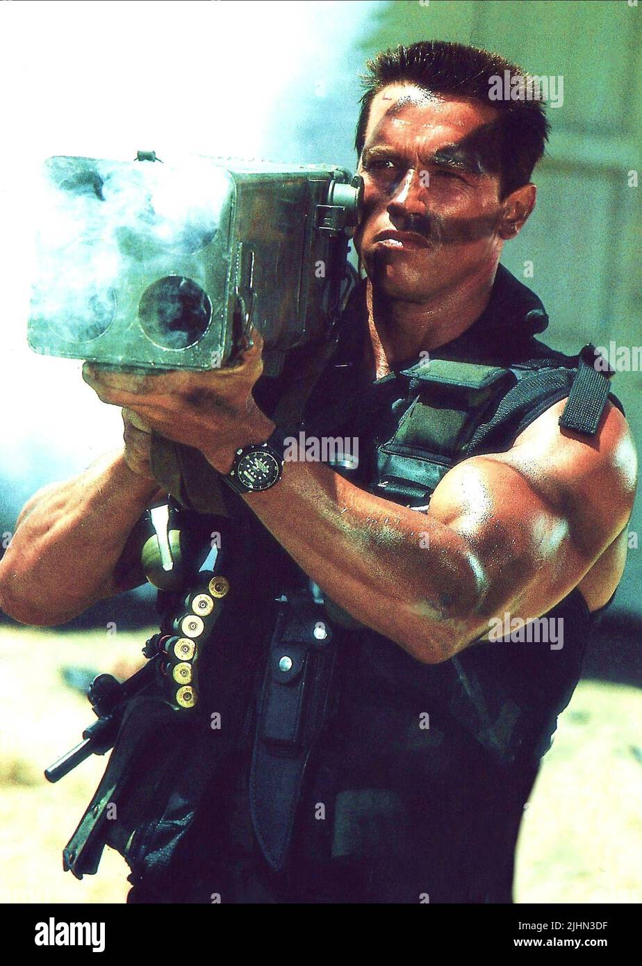 ARNOLD SCHWARZENEGGER, COMMANDO, 1985 Stock Photo - Alamy