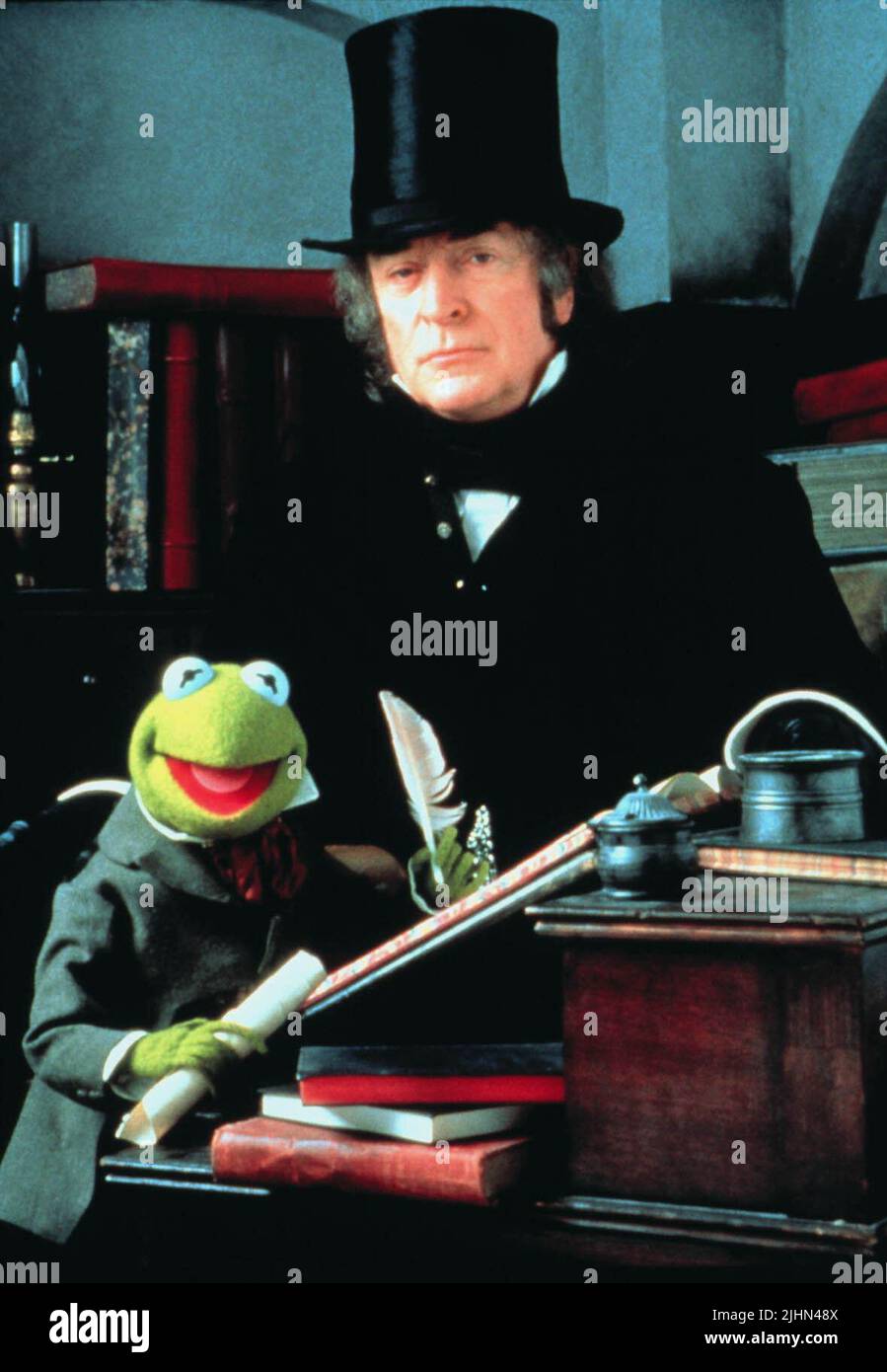 KERMIT THE FROG, MICHAEL CAINE, THE MUPPET CHRISTMAS CAROL, 1992 Stock ...