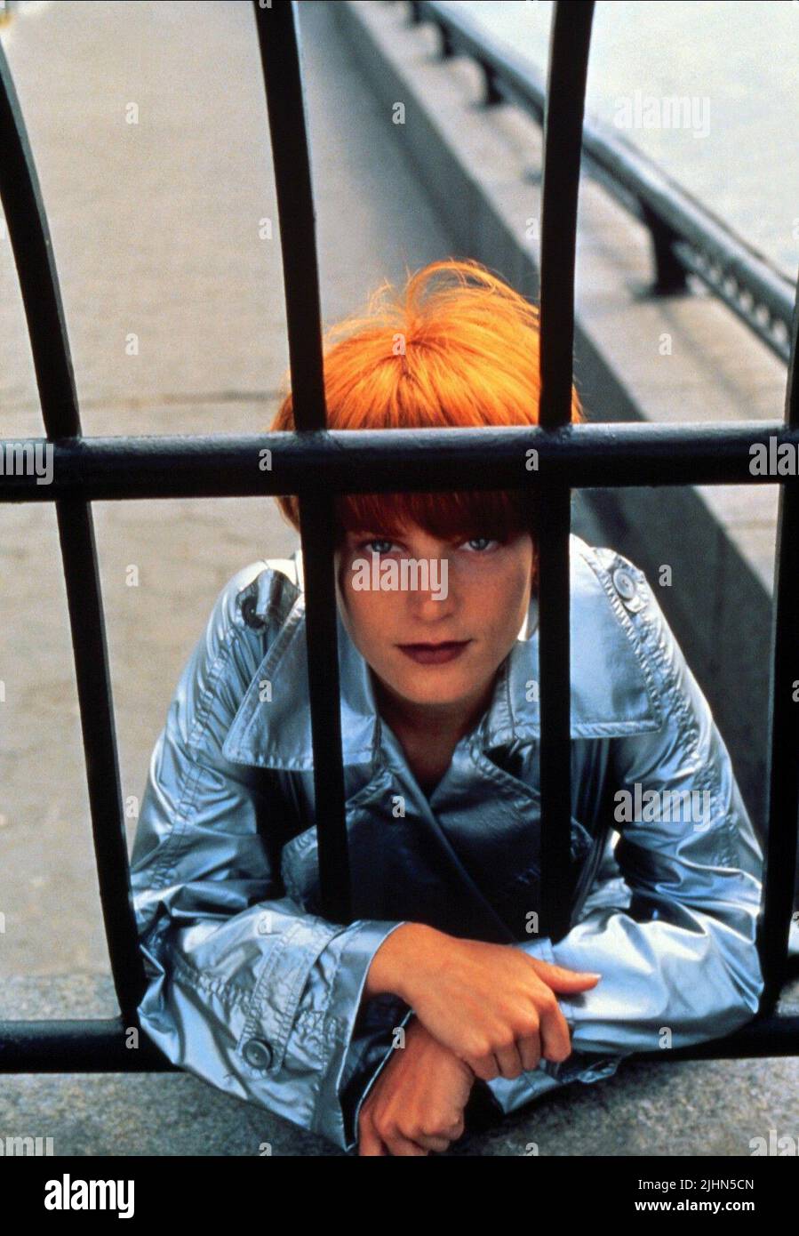 Single white female 1992 bridget fonda hi-res stock photography and ...