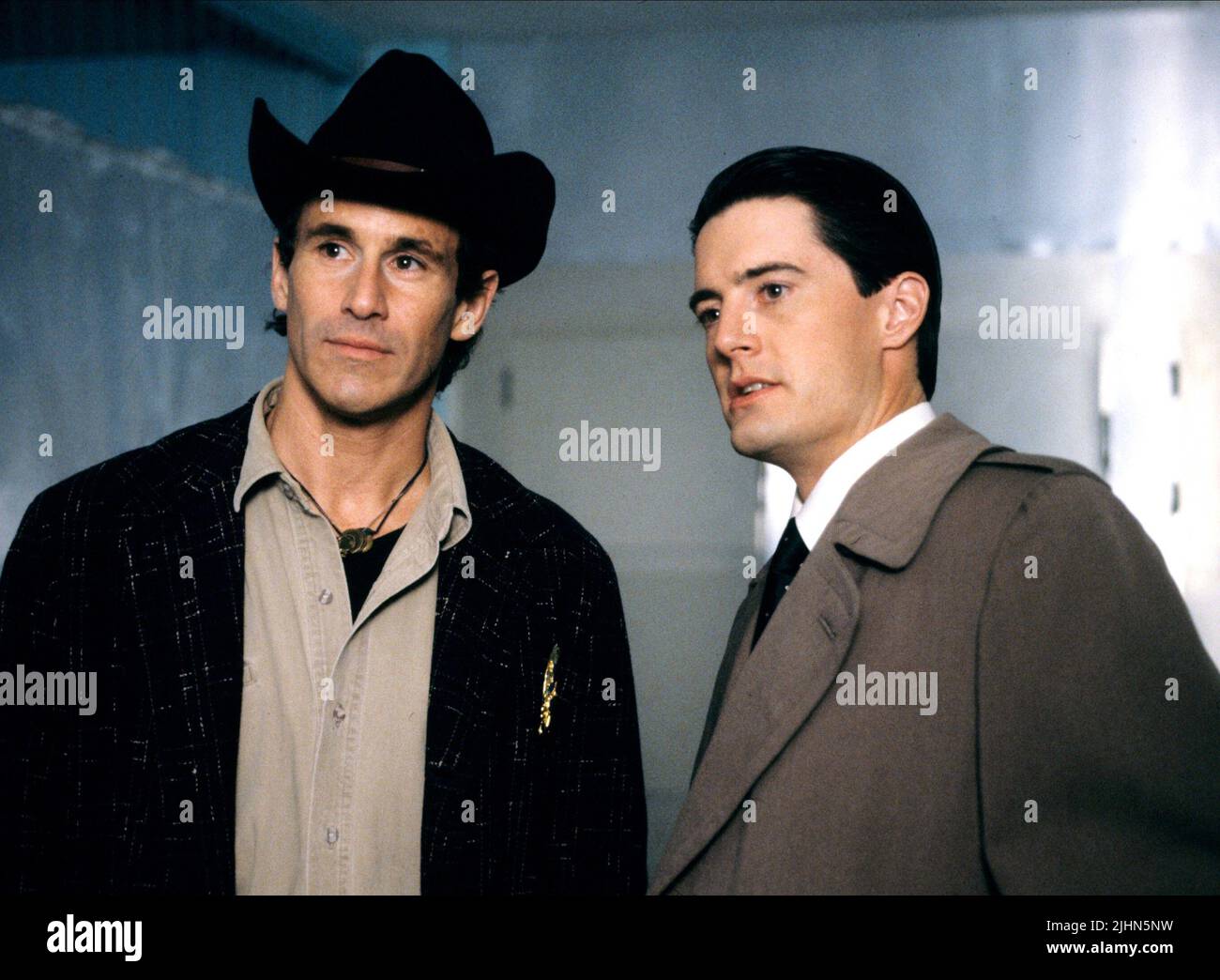 MICHAEL ONTKEAN, KYLE MACLACHLAN, TWIN PEAKS, 1990 Stock Photo - Alamy