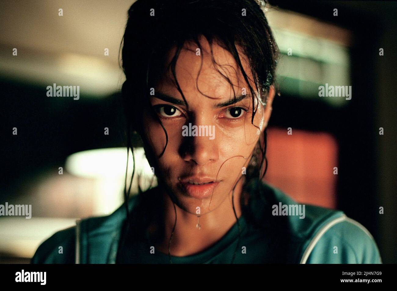 HALLE BERRY, GOTHIKA, 2003 Stock Photo - Alamy