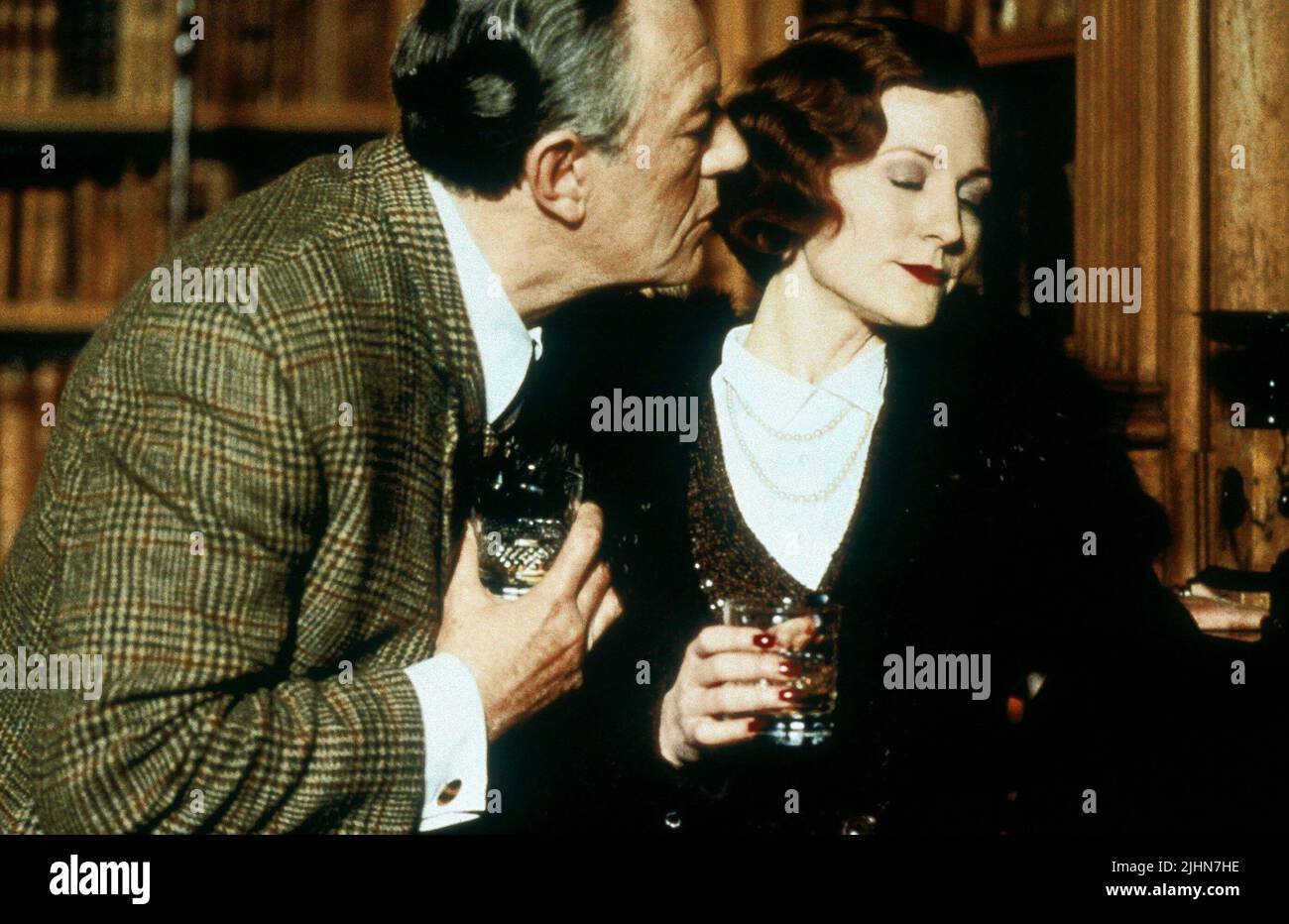 Geraldine somerville gosford park 2001 hi-res stock photography and ...