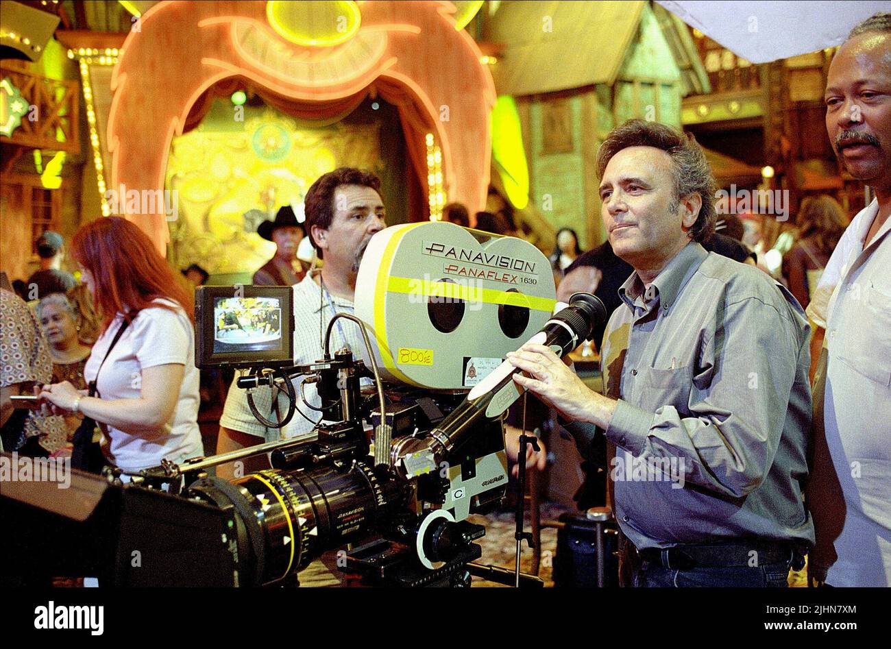 Joe dante on set hi-res stock photography and images - Alamy