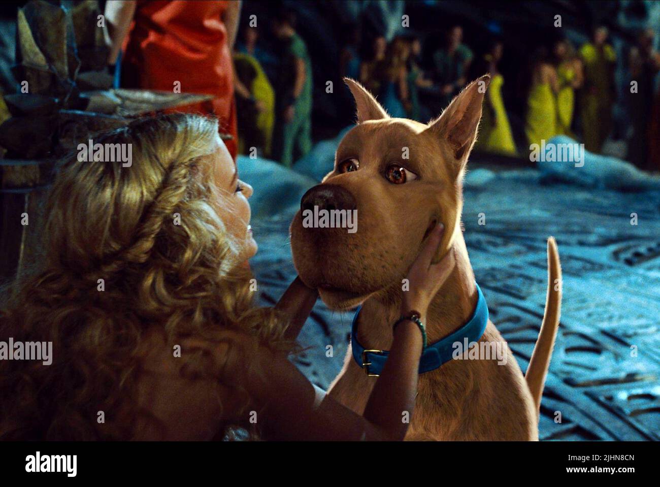 Scooby doo isla fisher scooby 2002 hi-res stock photography and images ...