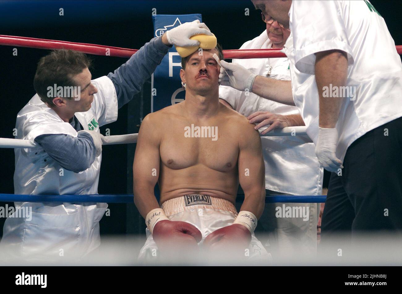 CHRISTIAN BALE, MARK WAHLBERG, THE FIGHTER, 2010 Stock Photo - Alamy