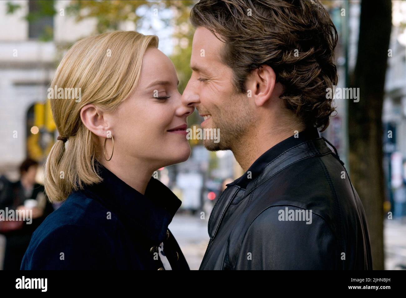 Bradley cooper and abbie cornish hi-res stock photography and images ...