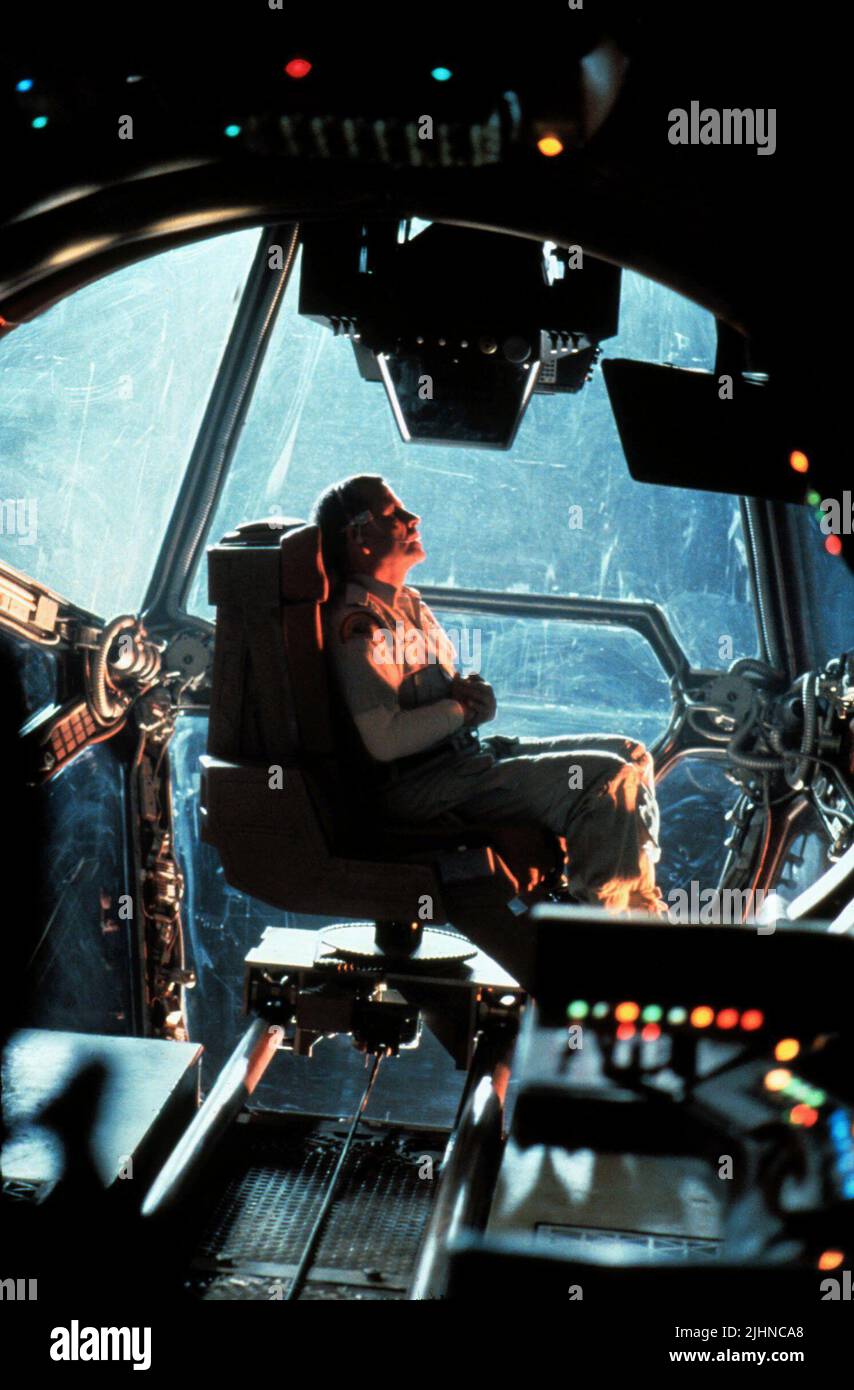 Alien spaceship film still hi-res stock photography and images - Alamy