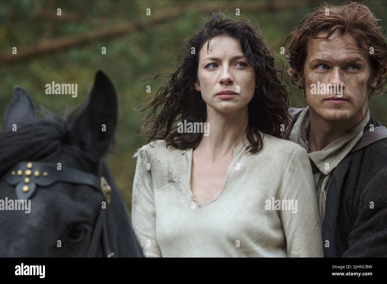 CAITRIONA BALFE, SAM HEUGHAN, OUTLANDER, 2014 Stock Photo - Alamy