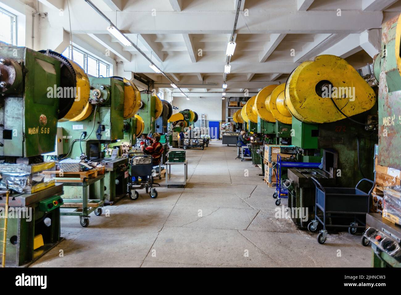 Press form machines hi-res stock photography and images - Alamy