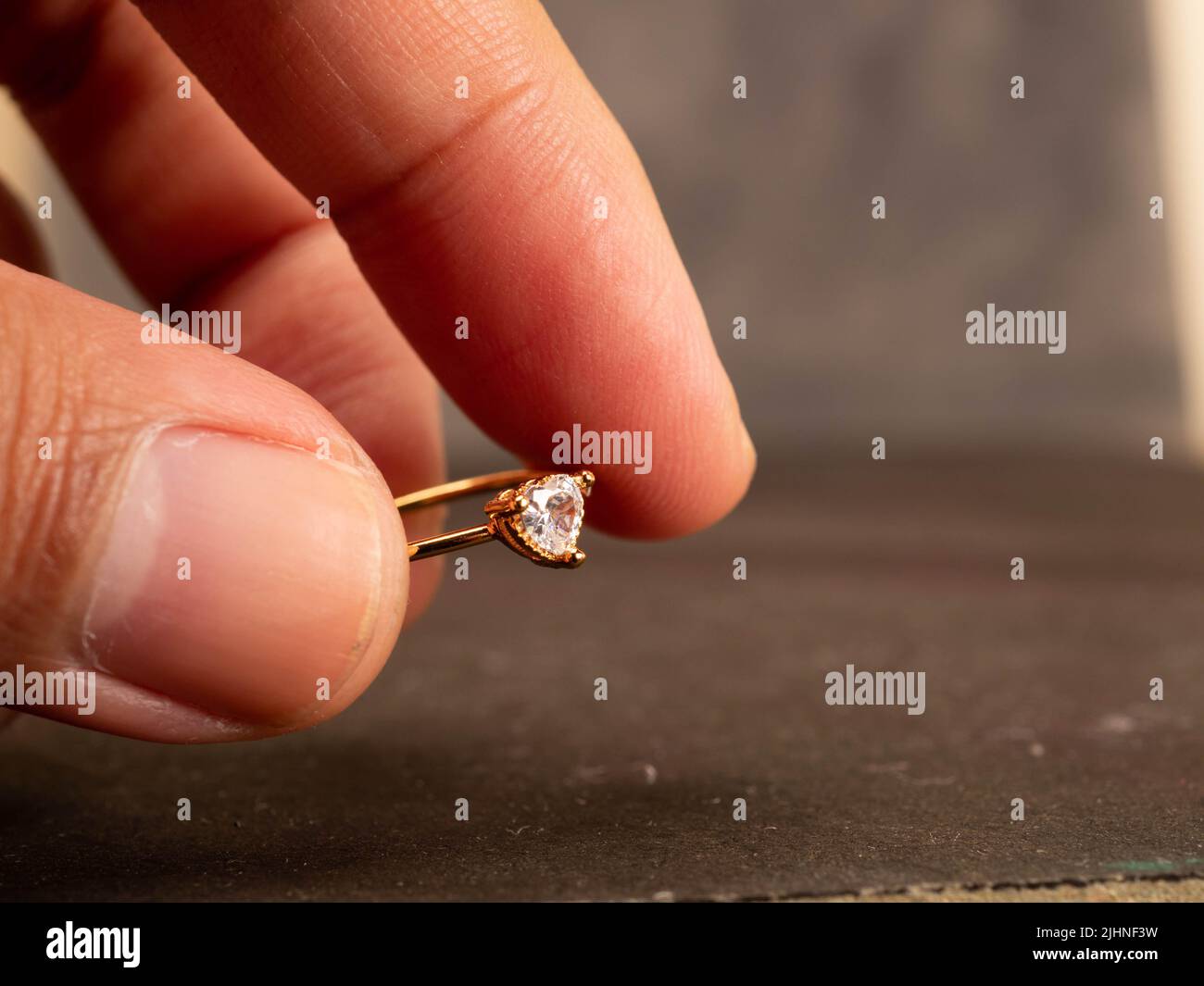 Wedding ring icon diamond hi-res stock photography and images - Alamy