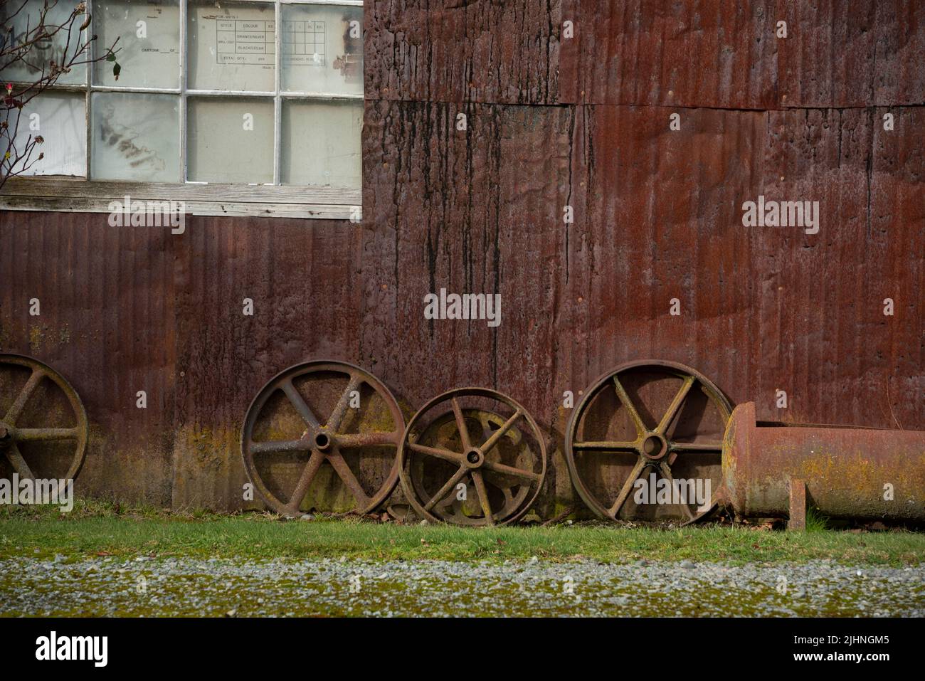 Tin sheet room hi-res stock photography and images - Alamy