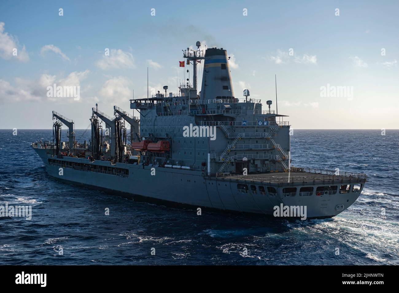 220715-N-KF697-1048 PACIFIC OCEAN (July 15, 2022) Henry J. Kaiser-class ...
