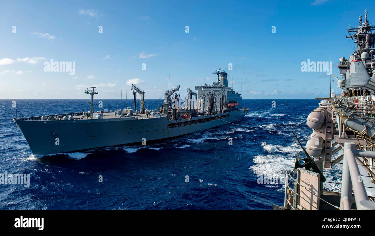 220715-N-KF697-1071 PACIFIC OCEAN (July 15, 2022) Henry J. Kaiser-class ...