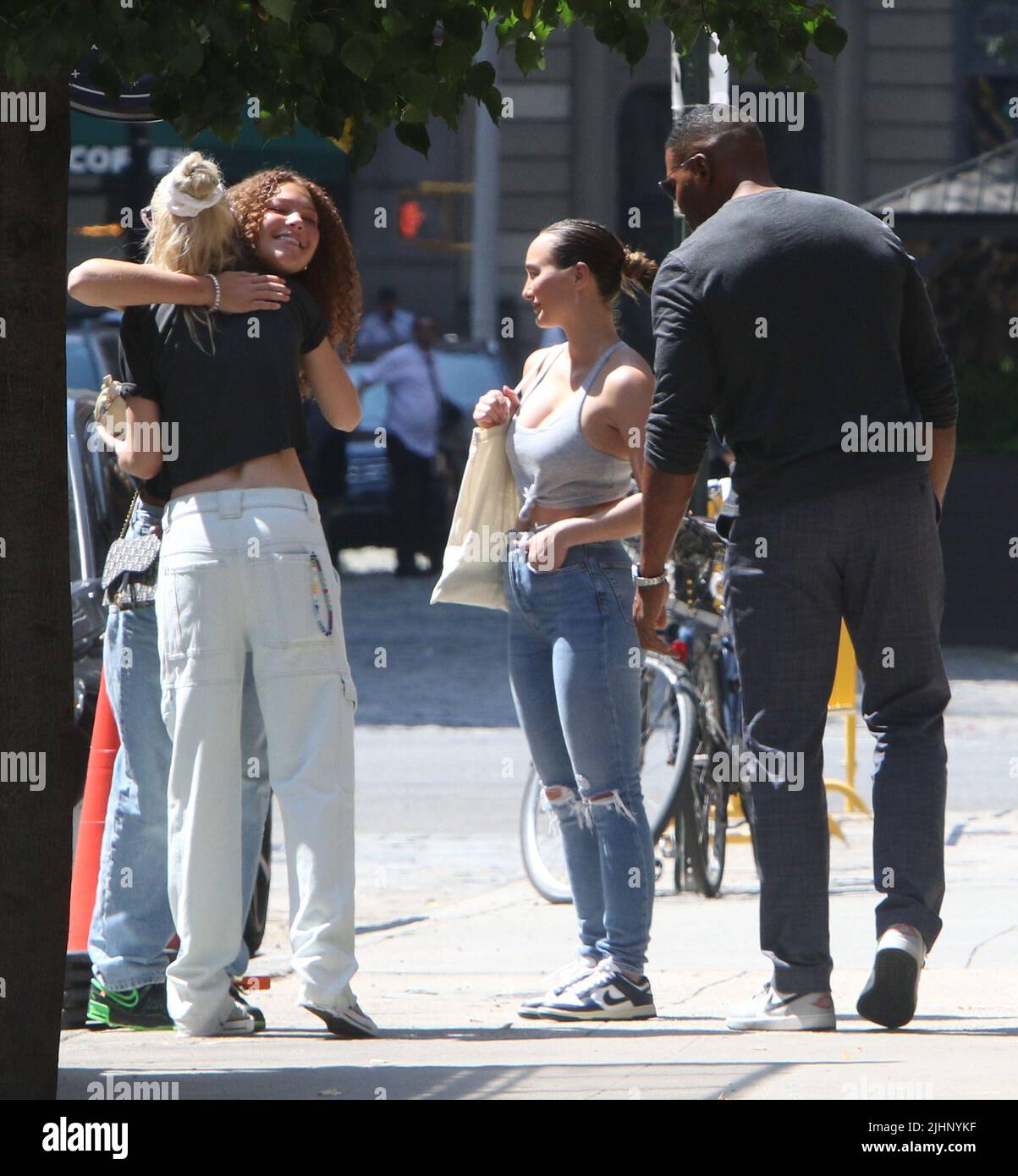 July 19, 2022 Sophia Strahan, Gigi Hadid, Kayla Quick, Michael Strahan ... July 19, 2022 Sophia Strahan, Gigi Hadid, Kayla Quick, Michael Strahan ...