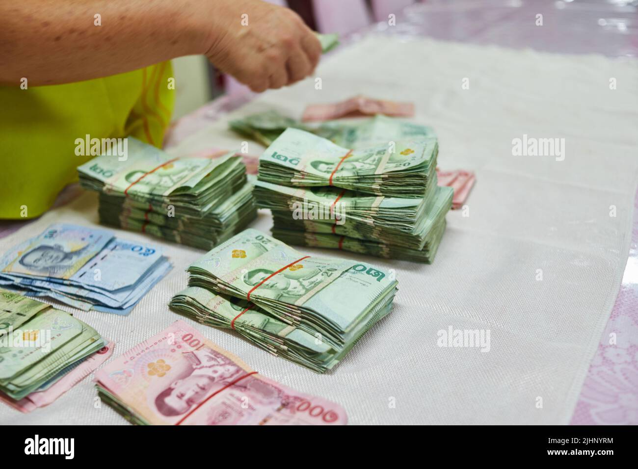 Earning banknote hi-res stock photography and images - Alamy