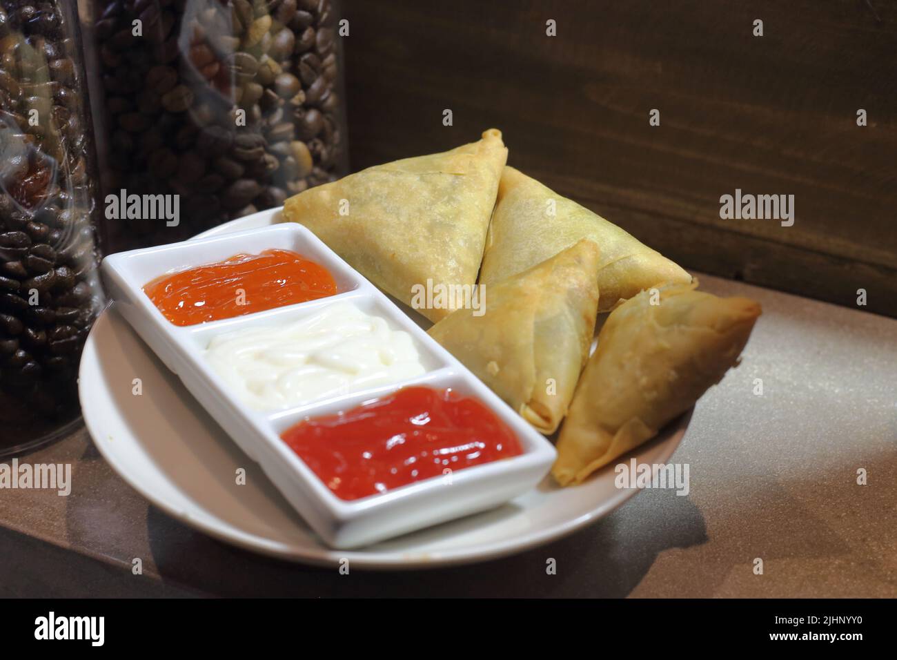 Samosa roll hi-res stock photography and images - Alamy