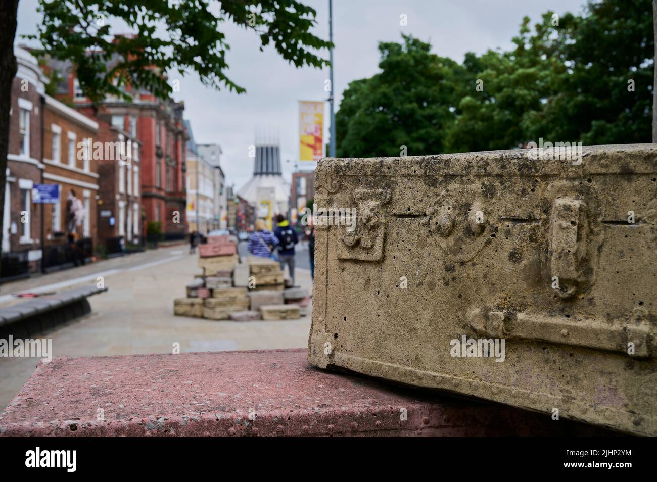 Liverpool street art suitcase hi-res stock photography and images - Alamy