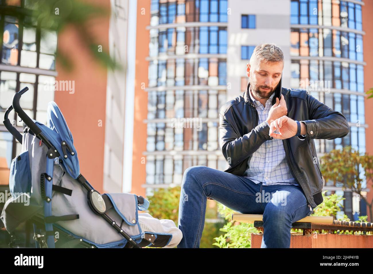 Father calling mobile phone family hi-res stock photography and images ...