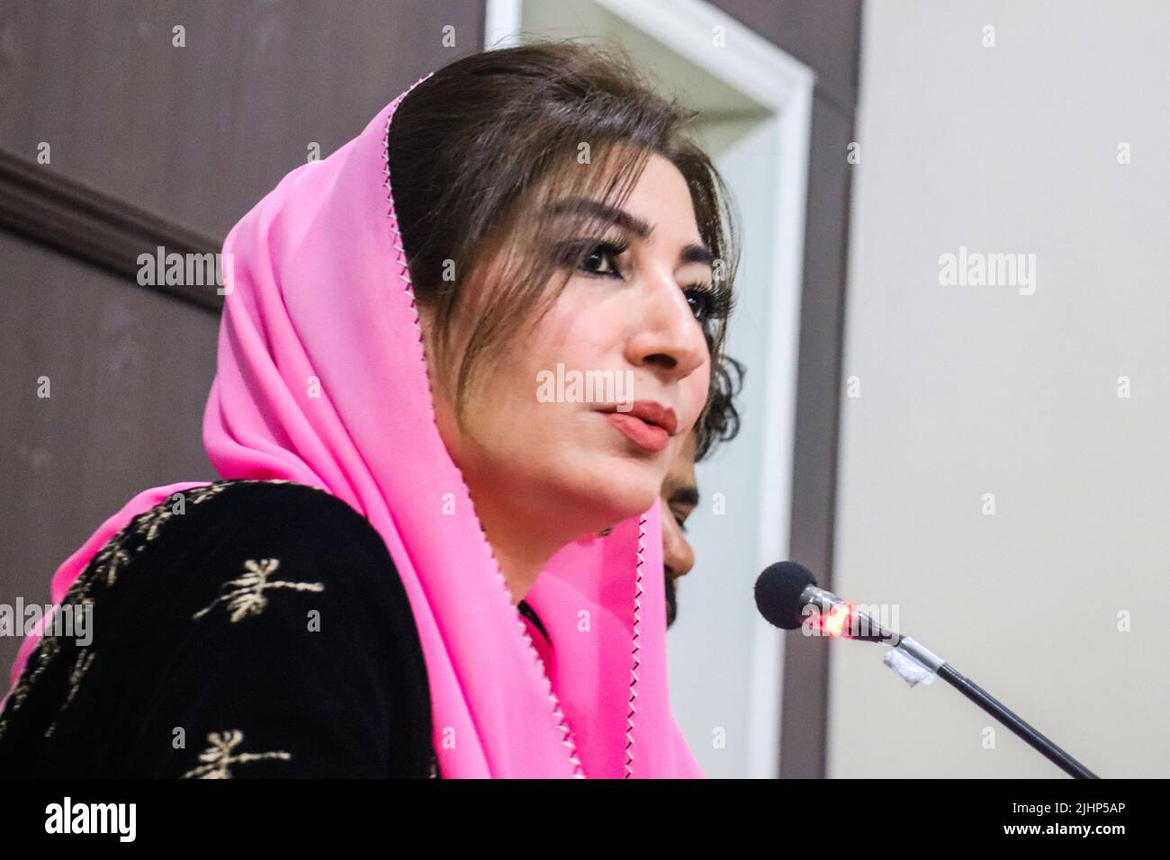 Quetta, Pakistan. December 31-2021: chairperson Eman Pakistan Trust Farah azeem shah giving ...