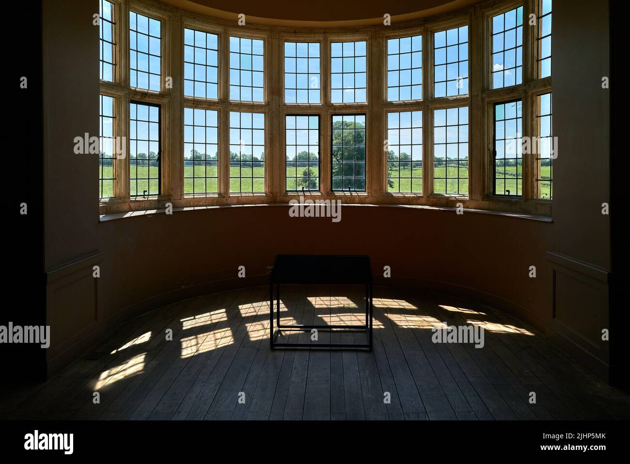 Sunlit bay window in the State Apartments of an english elizabethan ...