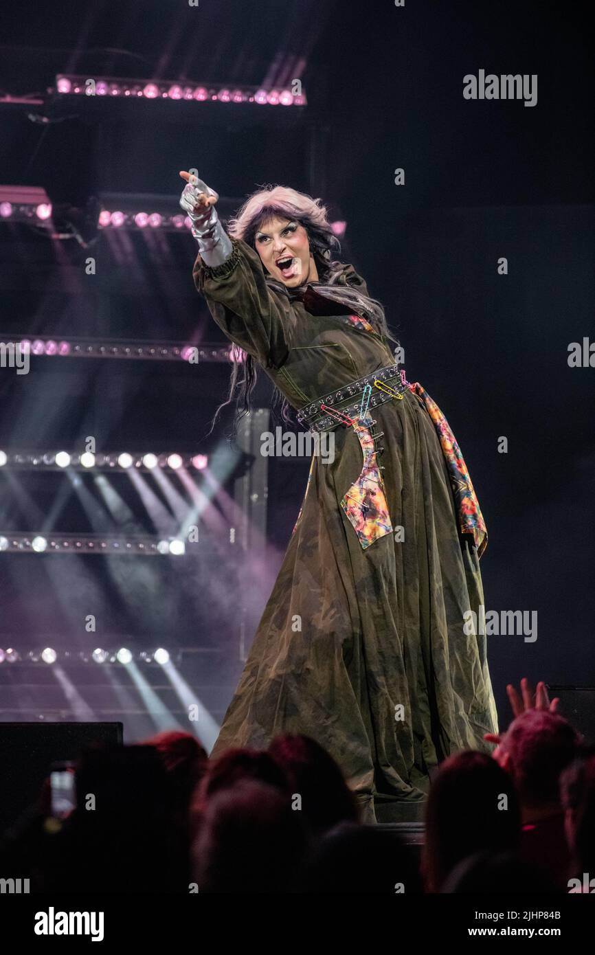 Daya betty hi-res stock photography and images - Alamy