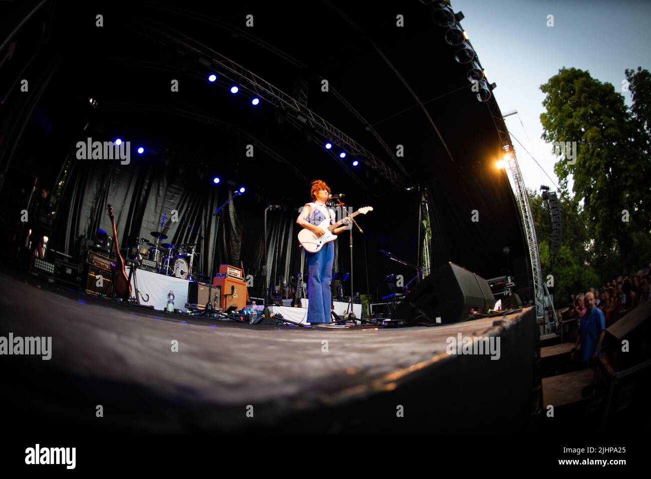 Chi e mille la cantante hi-res stock photography and images - Alamy
