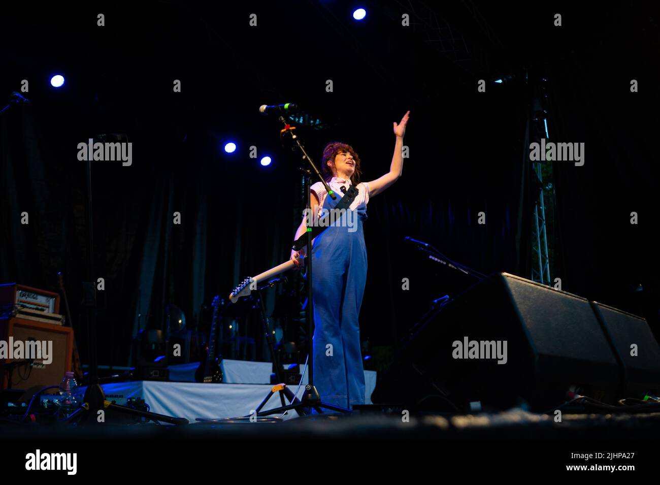 Chi e mille la cantante hi-res stock photography and images - Alamy