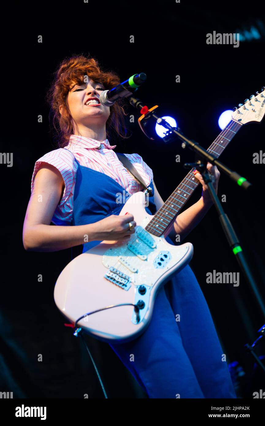 Chi e mille la cantante hi-res stock photography and images - Alamy