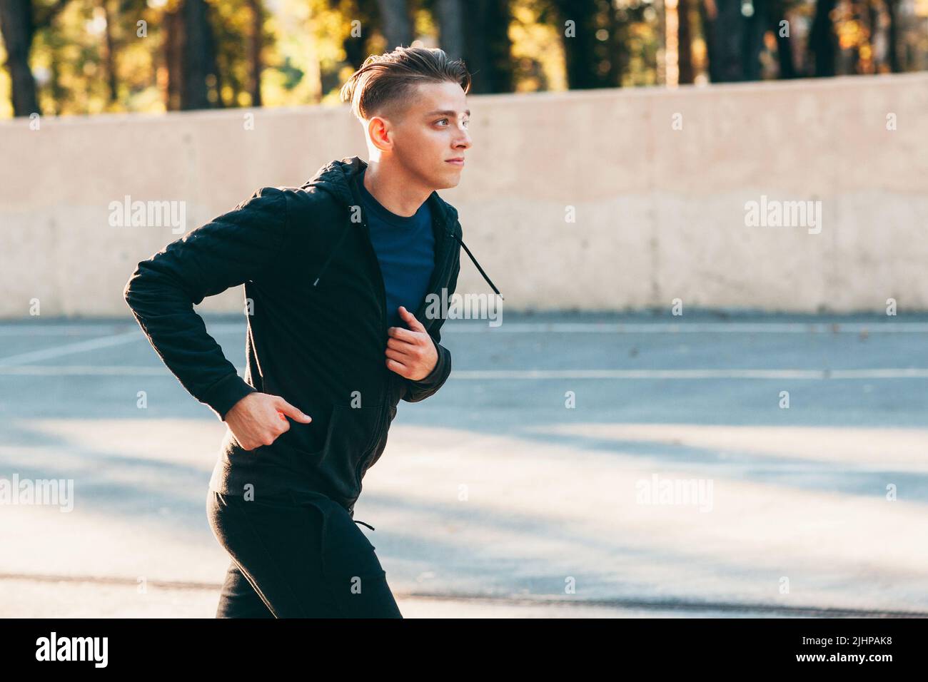 Marathon runner side view hi-res stock photography and images - Alamy