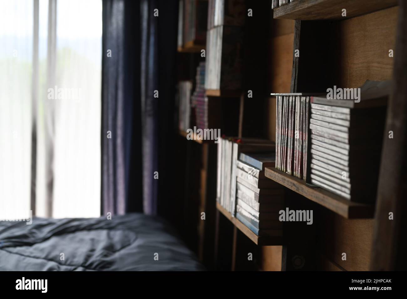 Bookshelves lounge hi-res stock photography and images - Alamy