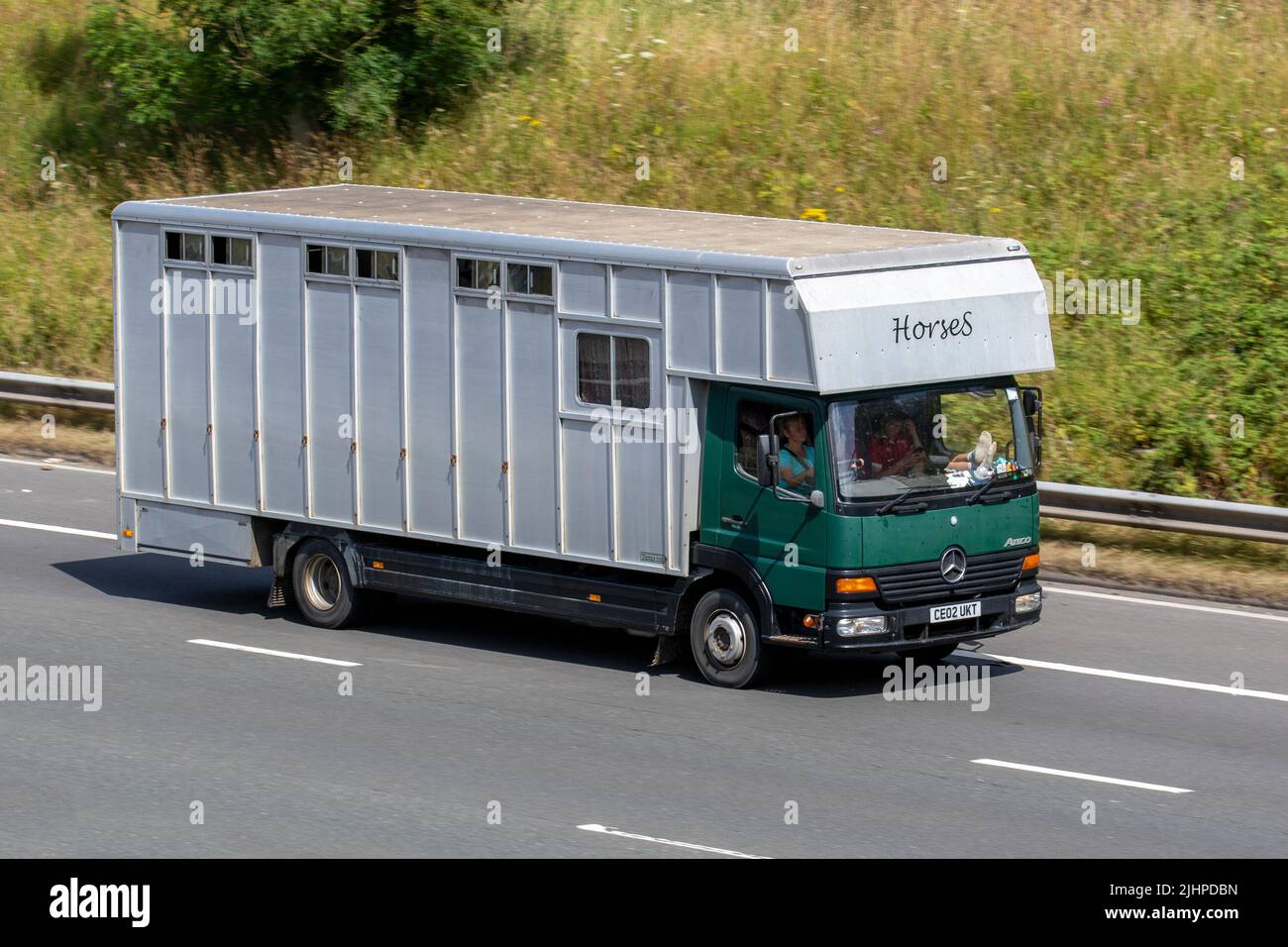 2002 Green HCV Mercedes Benz 1018L DAY 4250cc cab over Diesel Horsebox ...